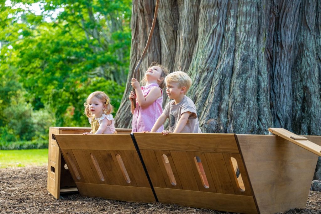Natural Play Elements in Outdoor Learning Environments - Outdorable